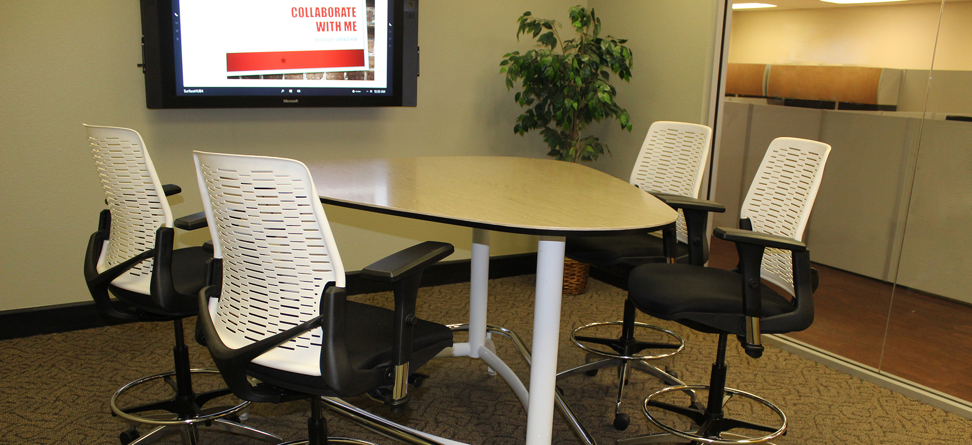 Collaboration Solutions Huddle Table | AVTEQ